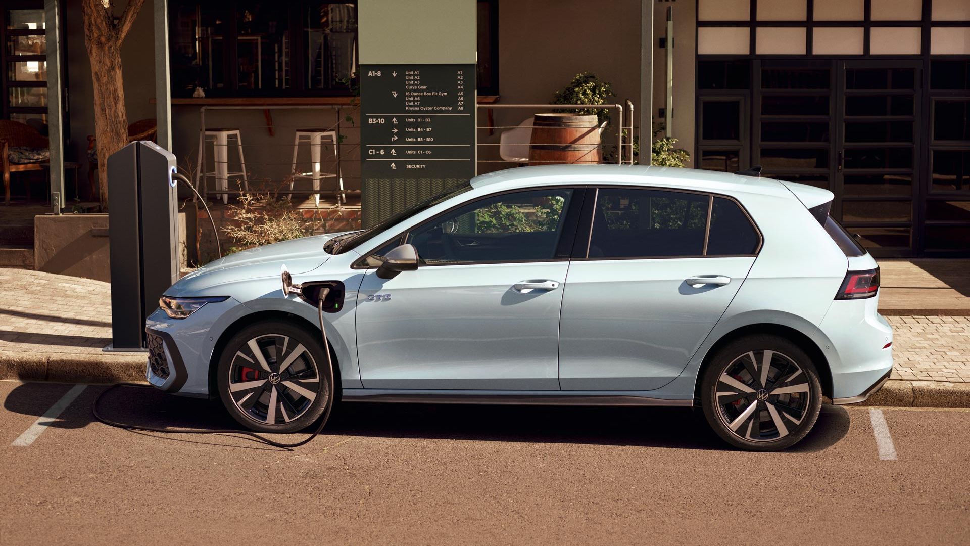 Der neue VW Golf GTE | Spurhalteassistent „Lane Assist“ und ...