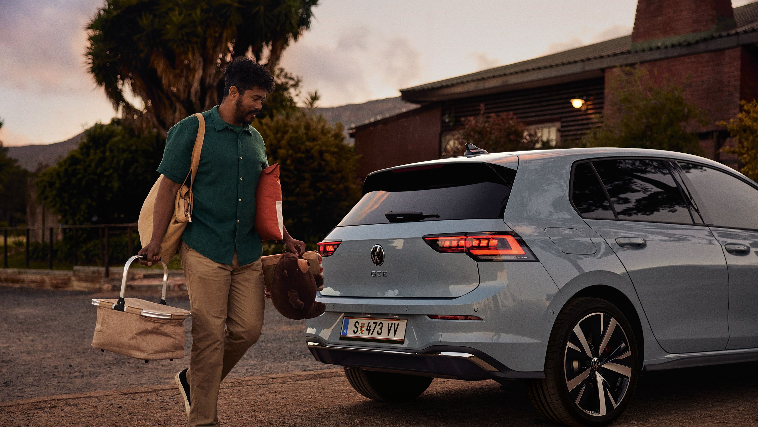 Der neue VW Golf GTE | Spurhalteassistent „Lane Assist“ und ...