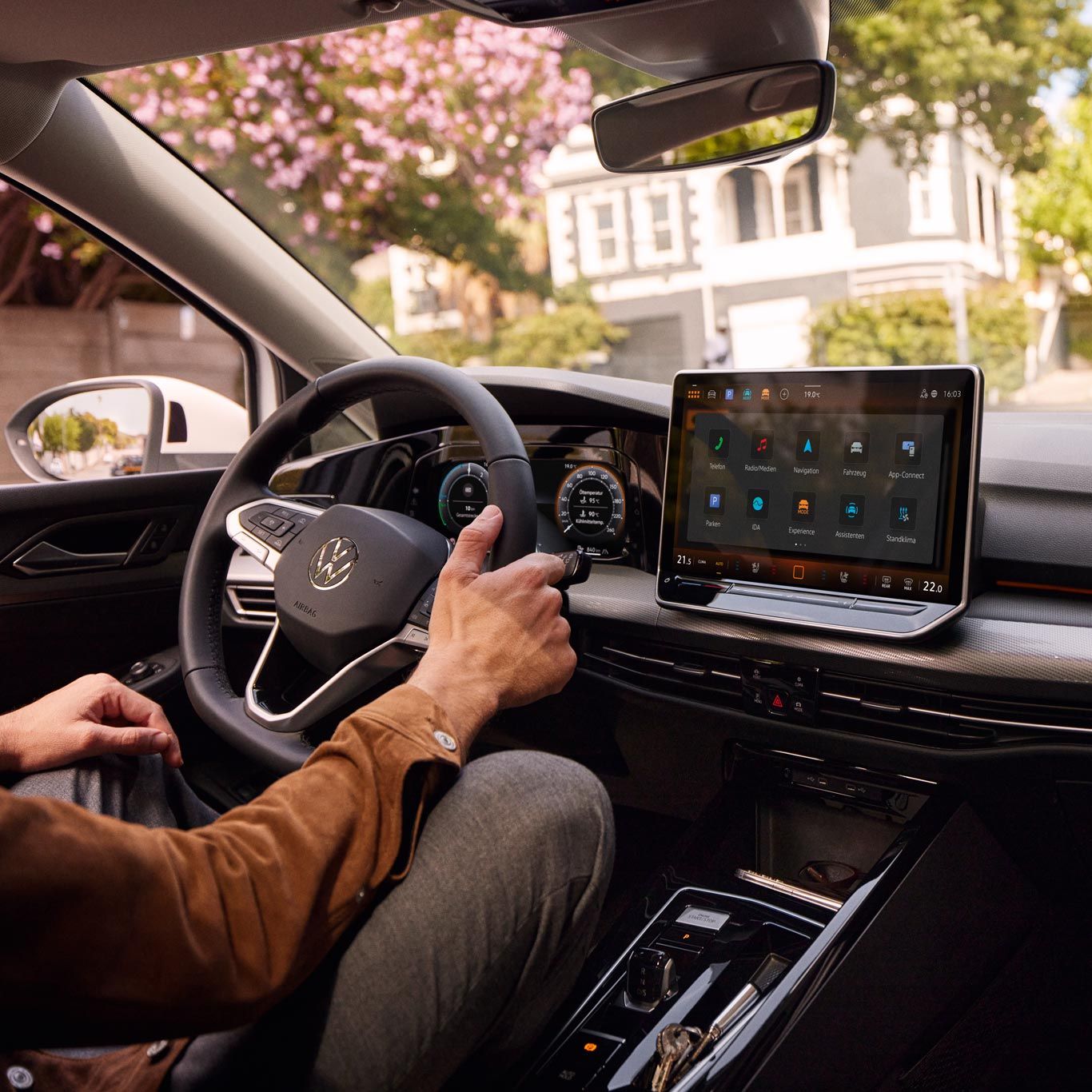 Der neue VW Golf GTE | Spurhalteassistent „Lane Assist“ und ...